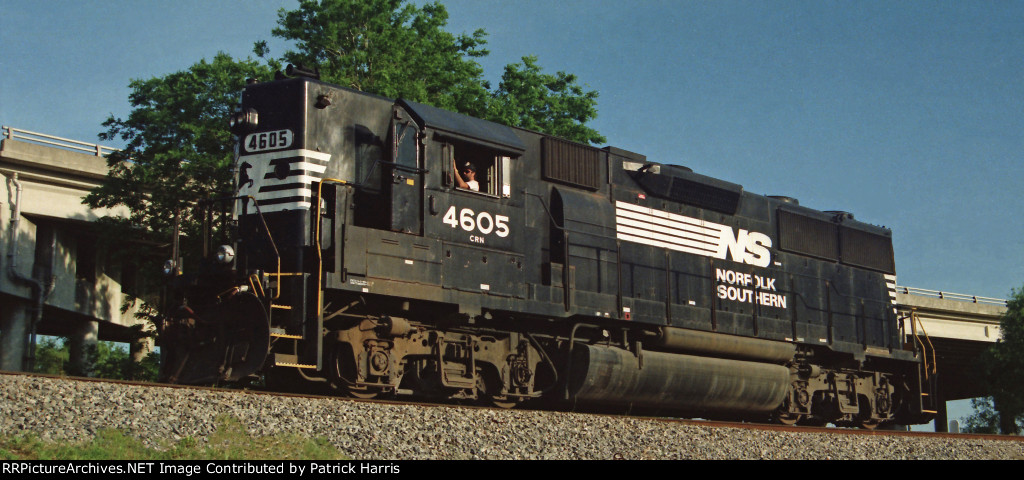 NS 4605 X-SOU 4605 GP49 with CRN submarking runs light north through the Oliver Junction curve ...
